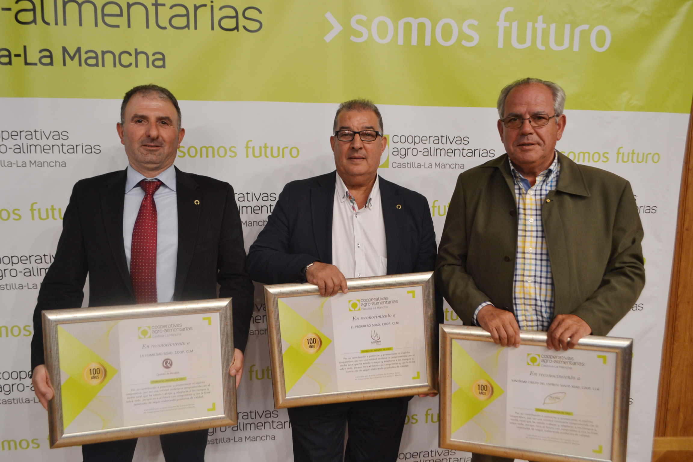 Cooperativas Agro-alimentarias CLM reconoce la solvencia y apuesta de futuro de tres ...